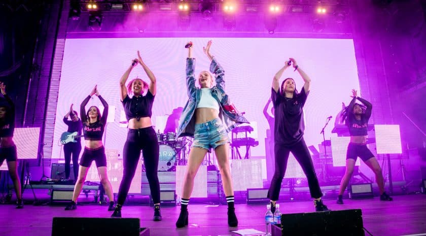 Backup Dancers | Opportunities for Backing Dancers + Salary & Cost