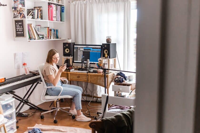 How to Reach Out to a Record Label | How Do You Send an Email to a ...